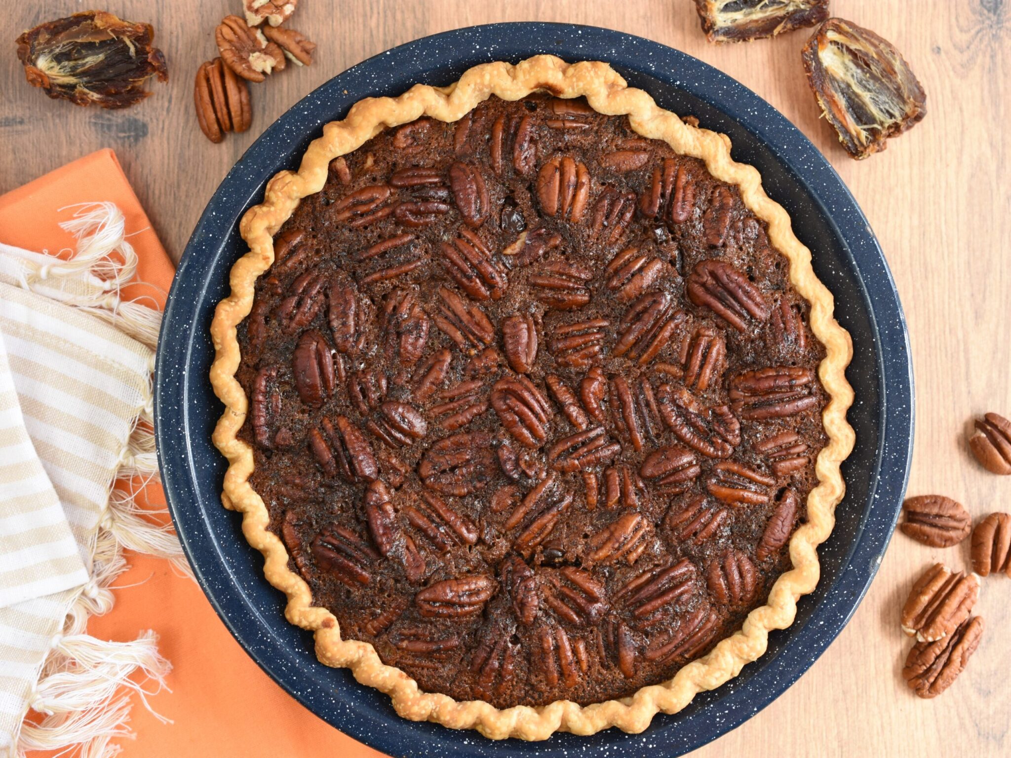 Pecan Date Pie - Grandma's® Molasses
